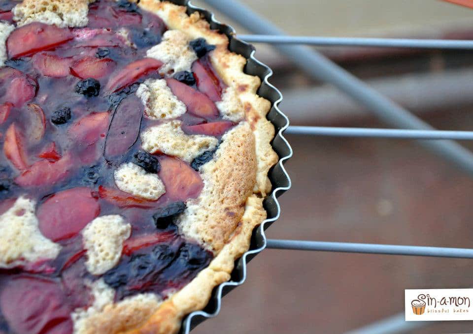 Frangipane Tart with Stone Fruit Recipe | sinamontales