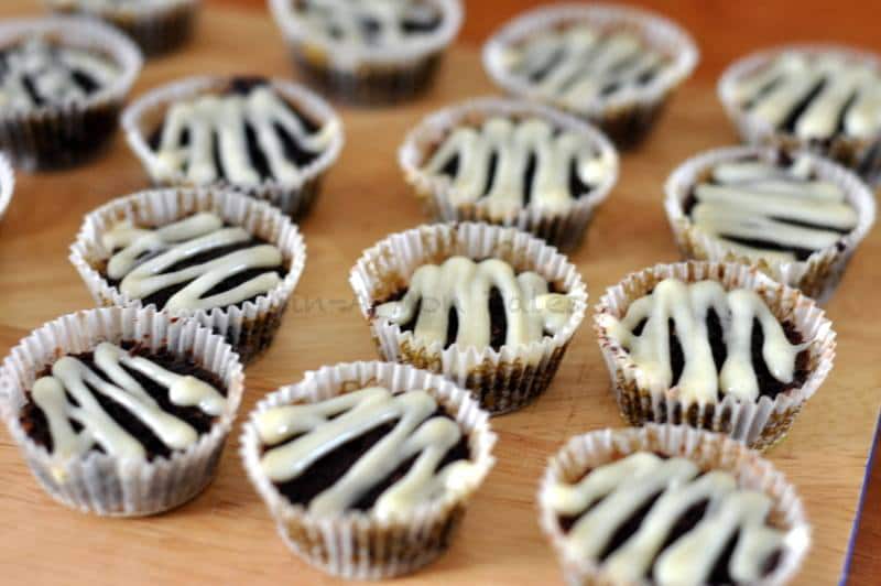 Lavender and Orange Brownie Buttons Recipe | sinamontales