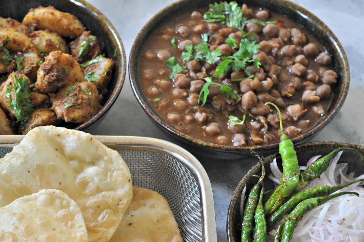 Chole Bhature :Spicy Chickpea Gravy Served With Fried Bread A Match ...