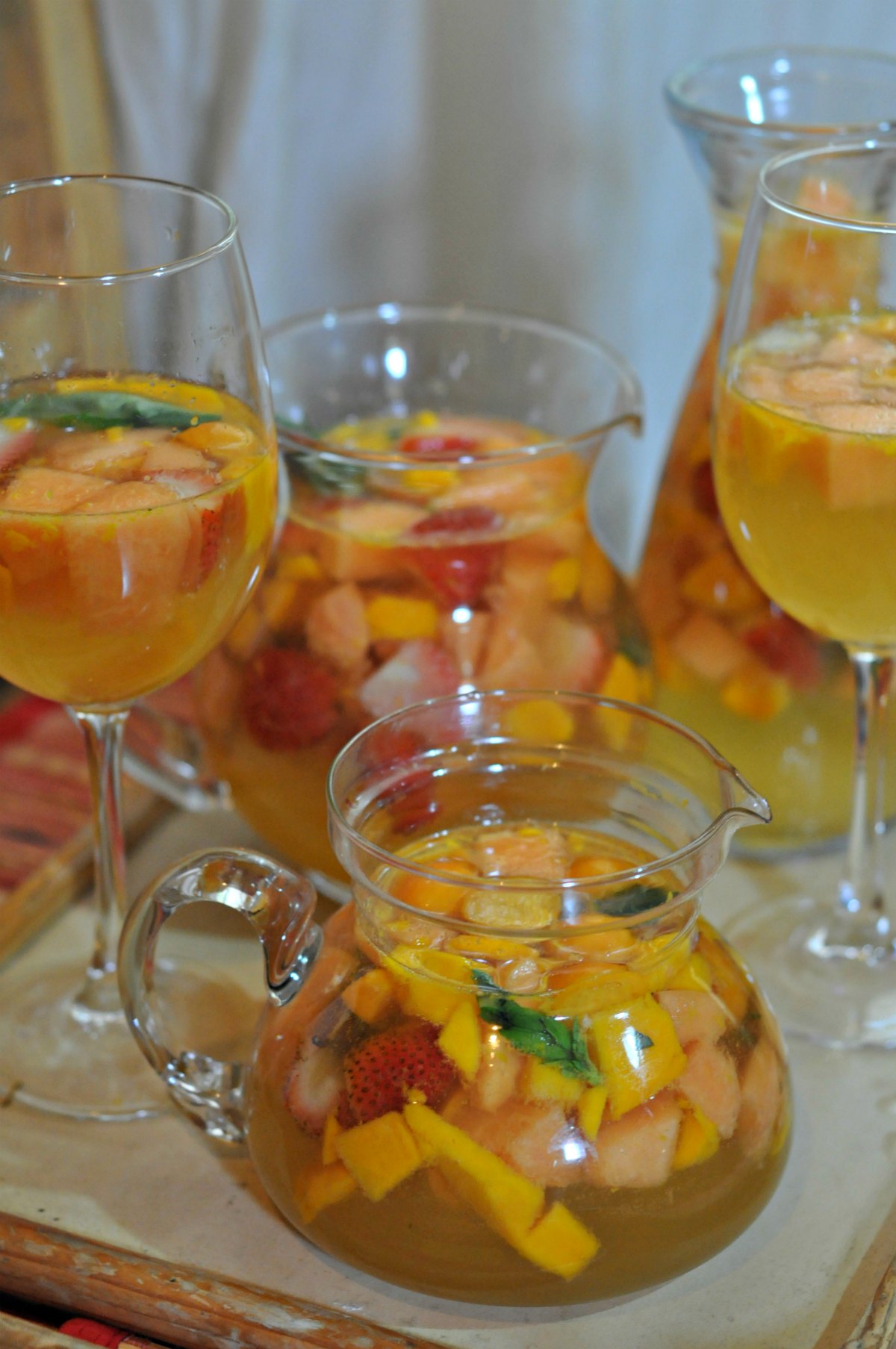 White White Sangria Recipe - Summer Sangria Happiness - Sinamon Tales
