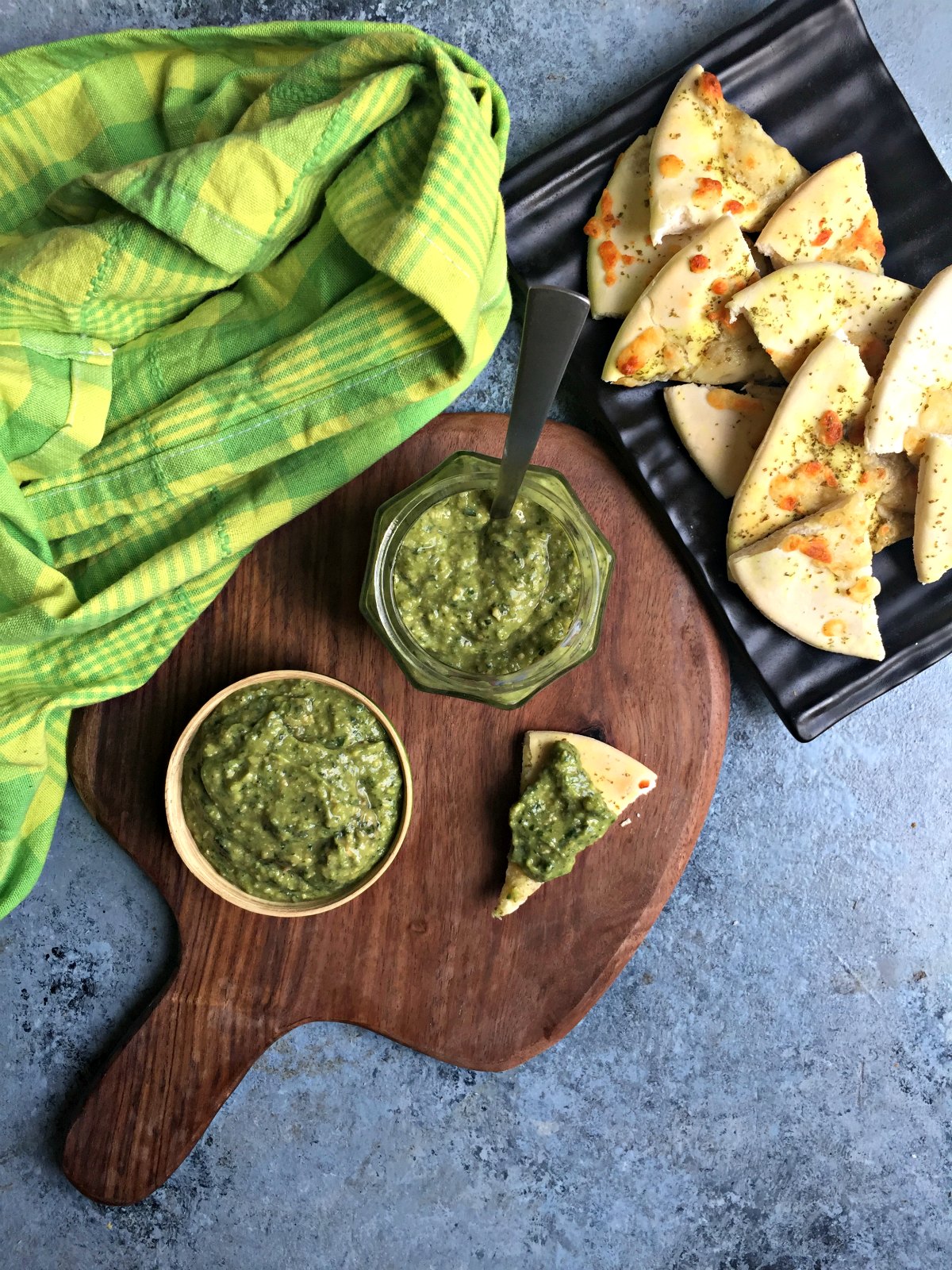 The best ever Avocado Pesto Recipe - Sinamon Tales