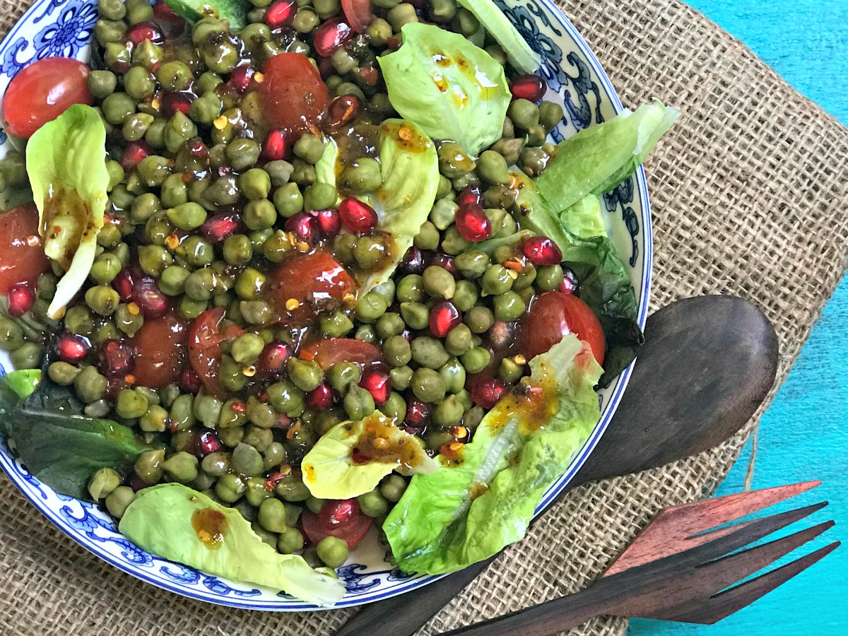 Cholia & Anar Salad | Fresh Garbanzo beans Salad - Sinamon Tales
