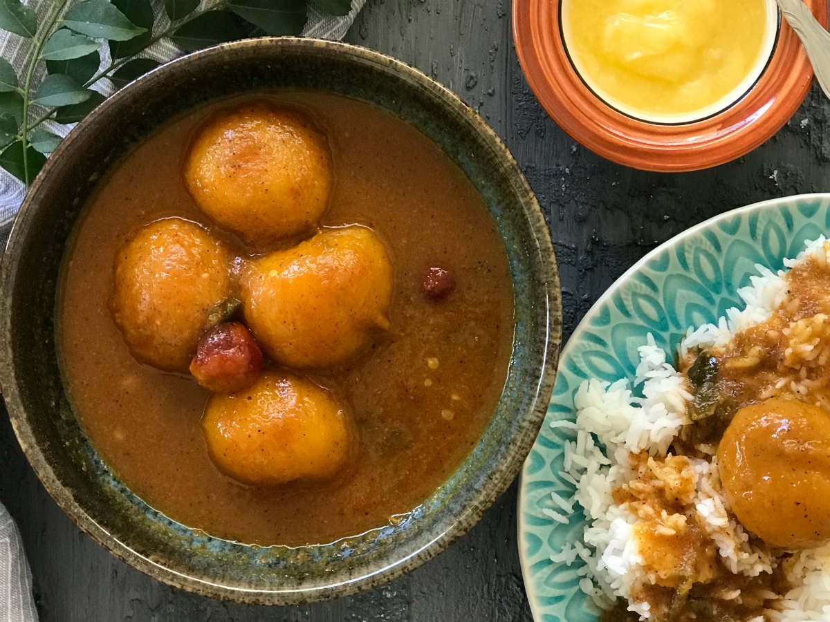 Spicy Mangalorean Ripe Mango Curry - Sinamon Tales